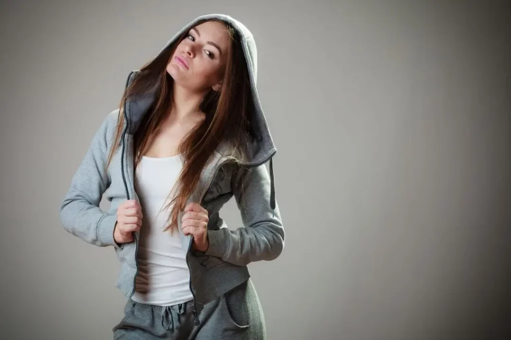 Budget-Smart Athletics: Experto's Custom Tracksuits