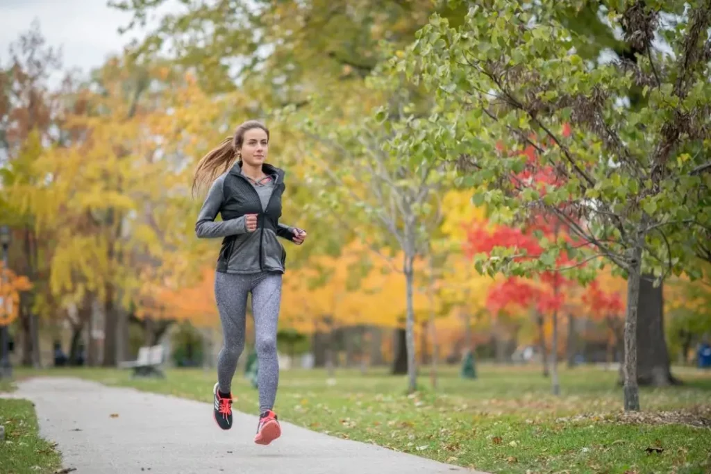 Budget-Smart Athletics: Experto's Custom Tracksuits
